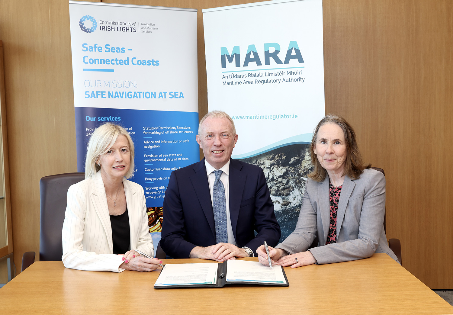 MARA and Irish Lights sign agreement
